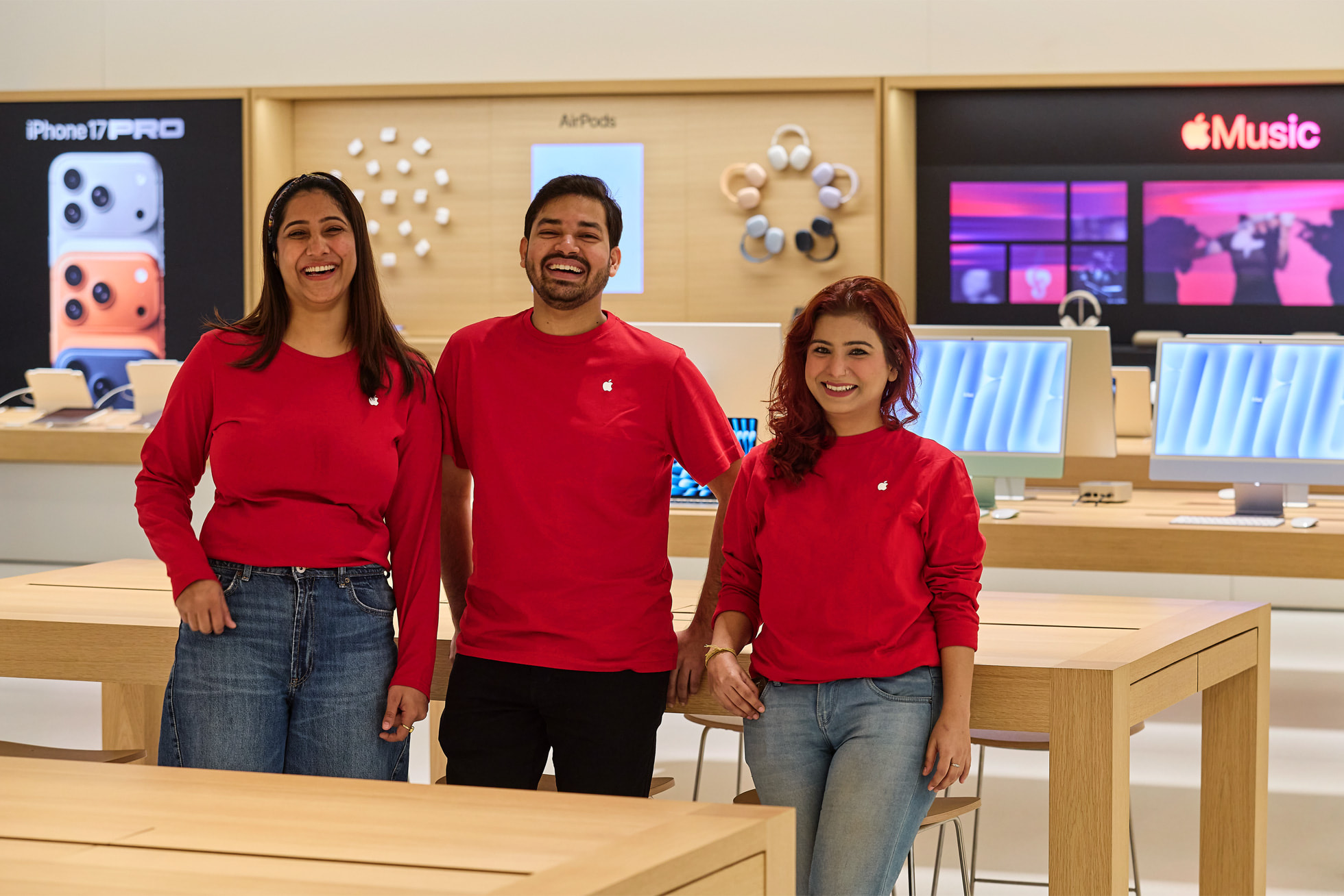 Apple Noida opens to customers this Thursday, December 11 - Apple (IN)
