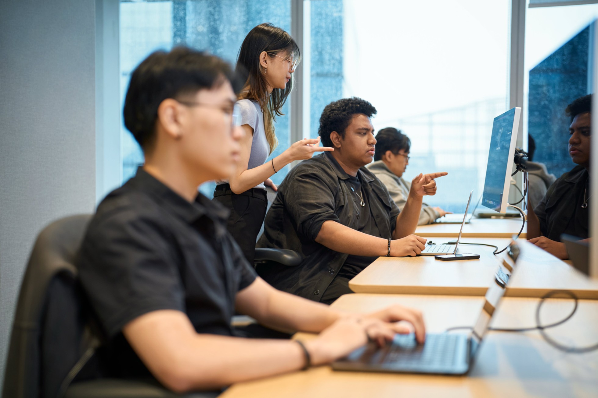 Apple menyambut peserta Apple Developer Institute angkatan pertama di ...