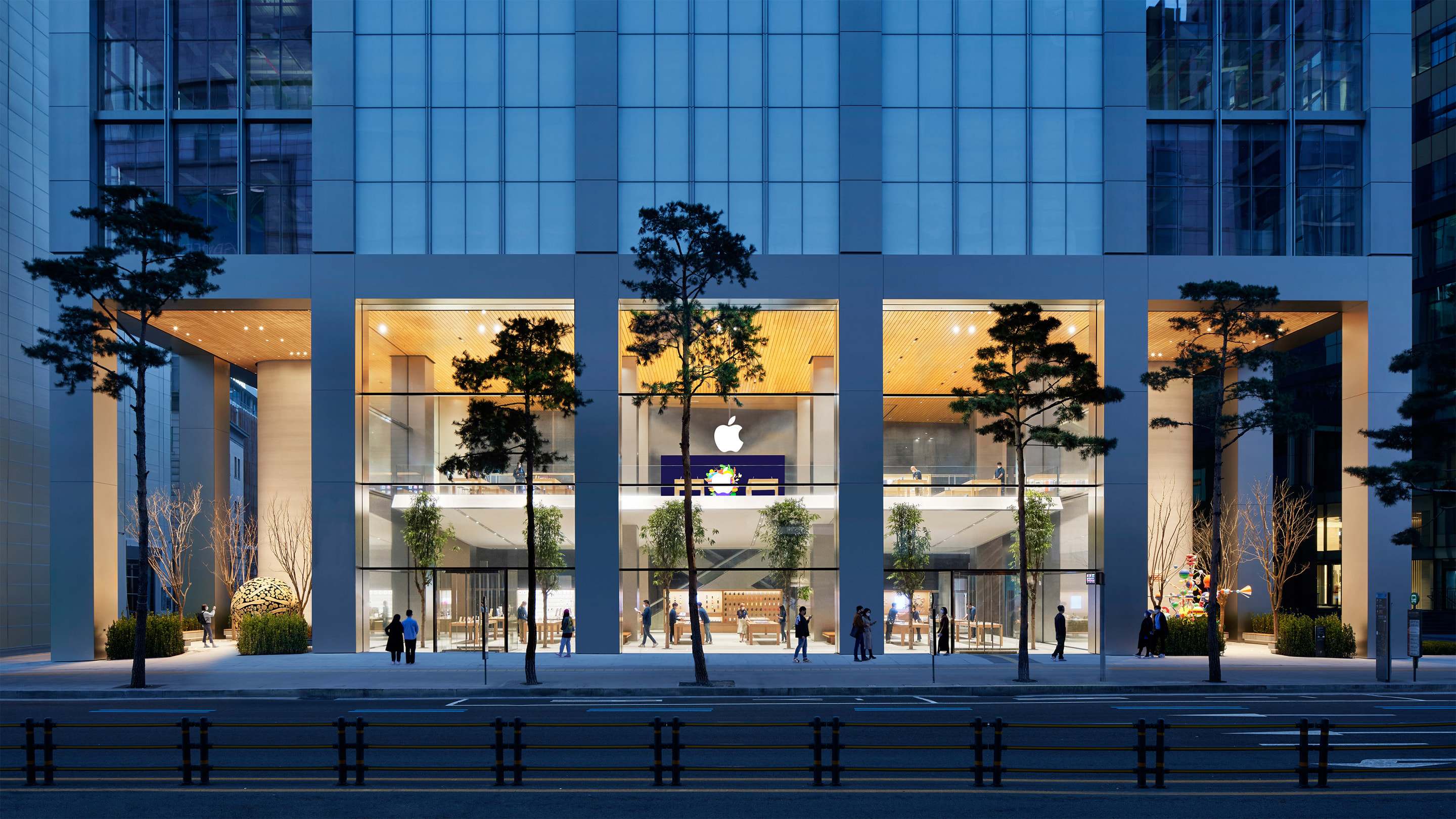 Apple Myeongdong opens Saturday, April 9, in South Korea - Apple