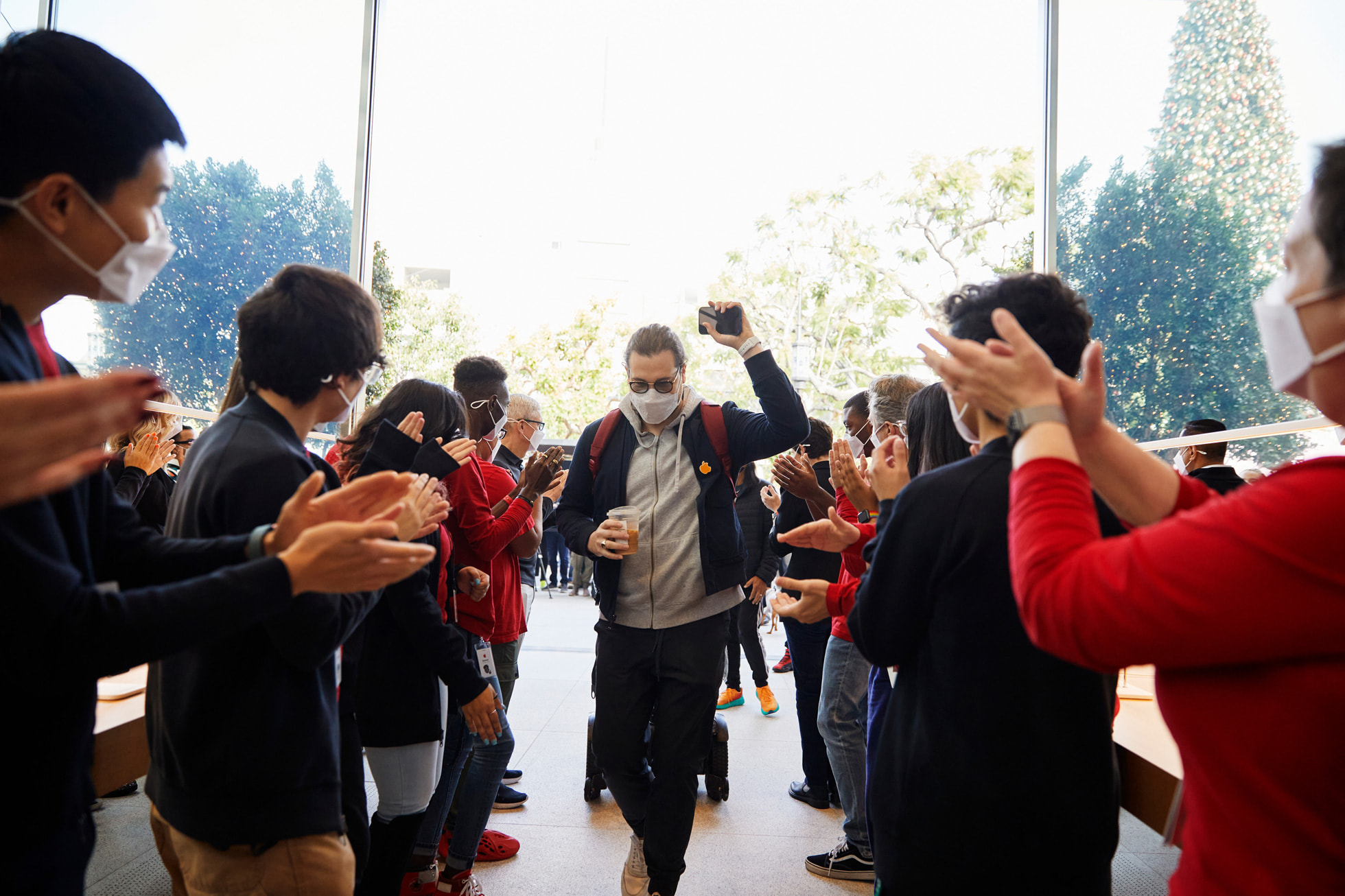 The reimagined Apple The Grove now open in Los Angeles - Apple