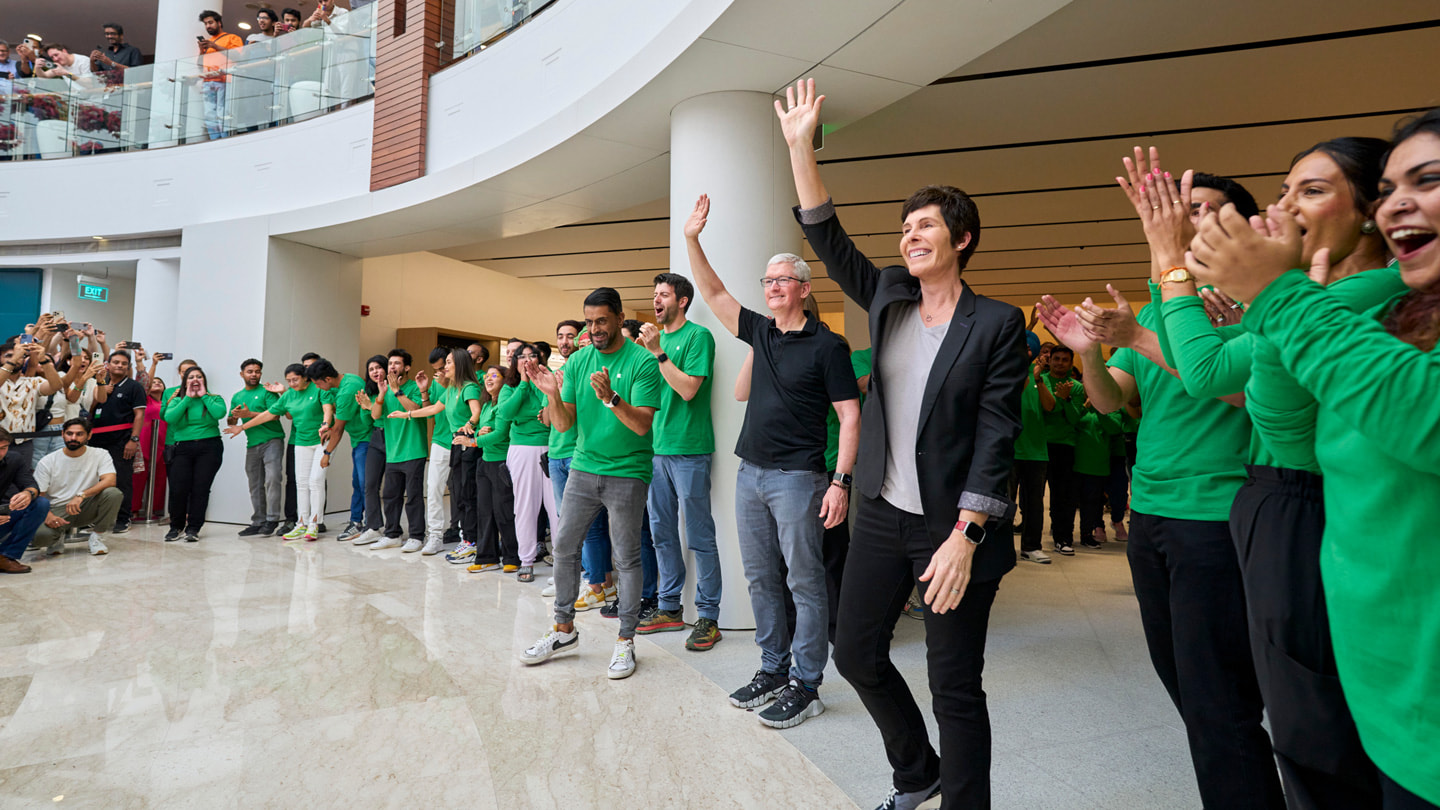 Apple Saket now open in New Delhi - Apple Apple Saket now open in New Delhi - Apple