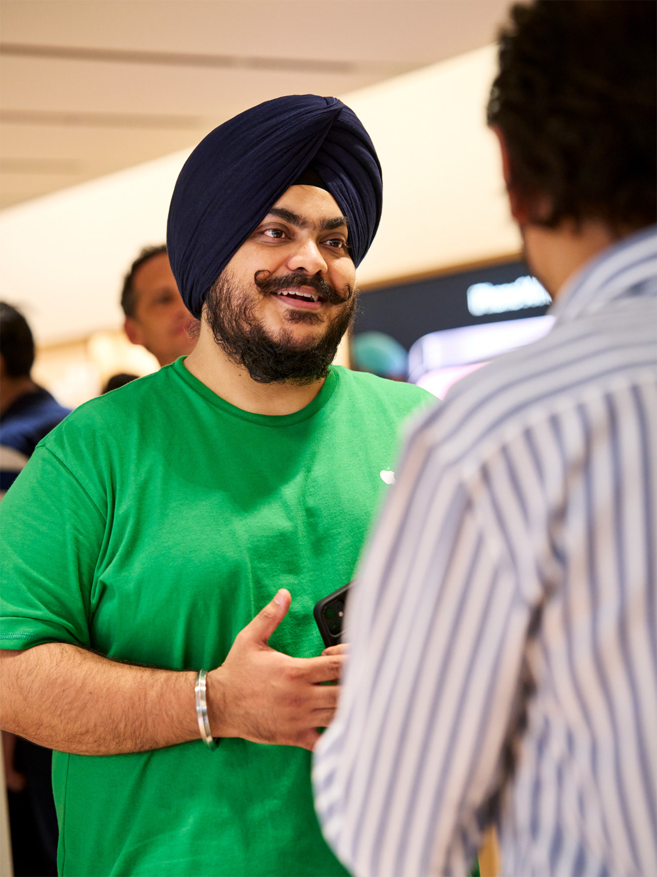 Apple Saket now open in New Delhi - Apple (IN)