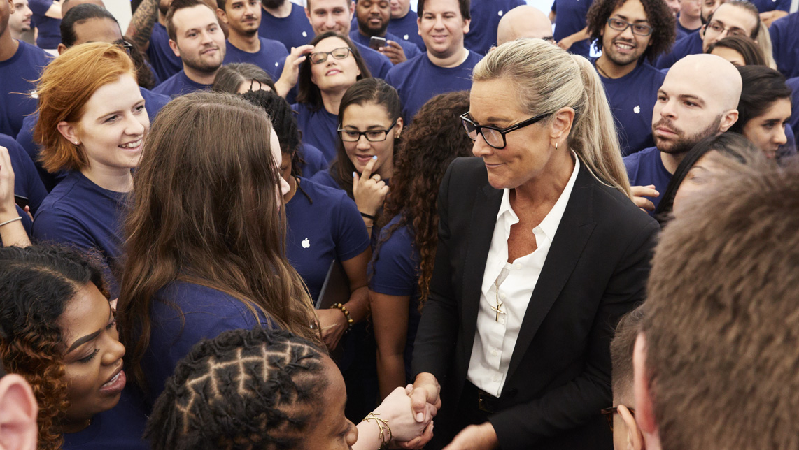 Manhattan’s newest Apple Store opens at World Trade Center - Apple