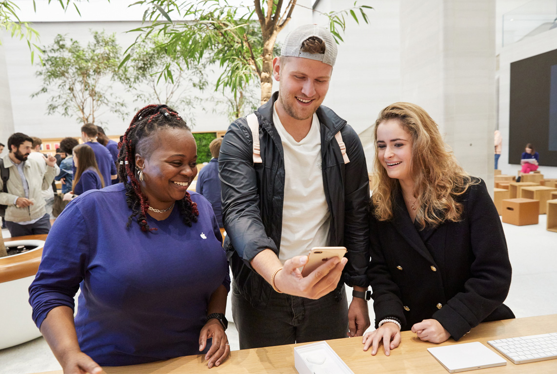 iPhone 8 & iPhone 8 Plus now available - Apple (CA)
