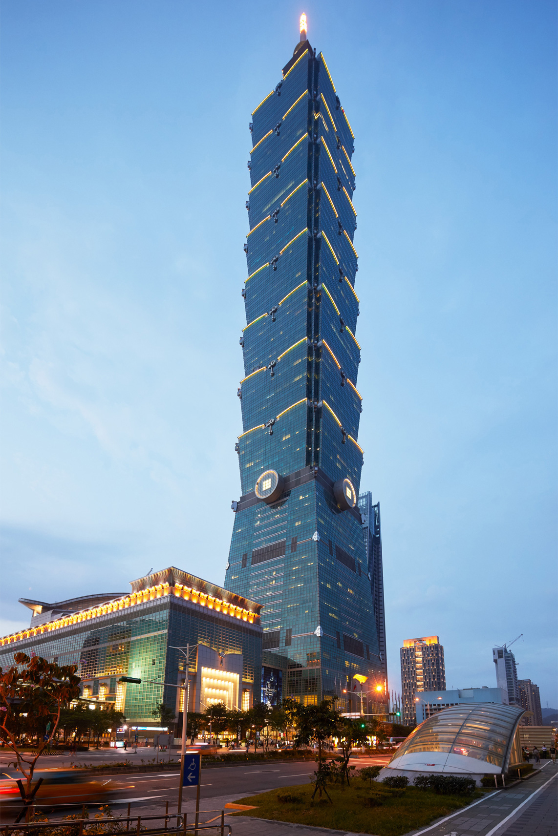 Apple’s first store in Taiwan opens Saturday - Apple