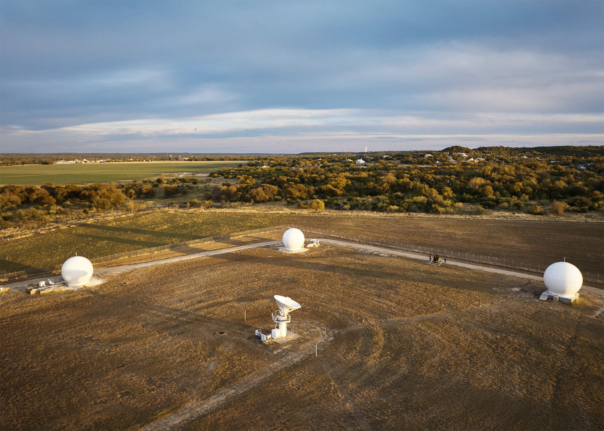 Emergency SOS via satellite made possible by $450M Apple investment - Apple
