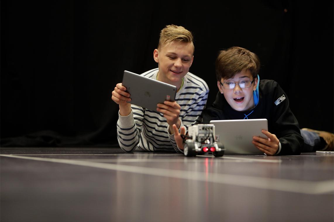Apple to offer free in-store coding sessions throughout Europe for EU ...