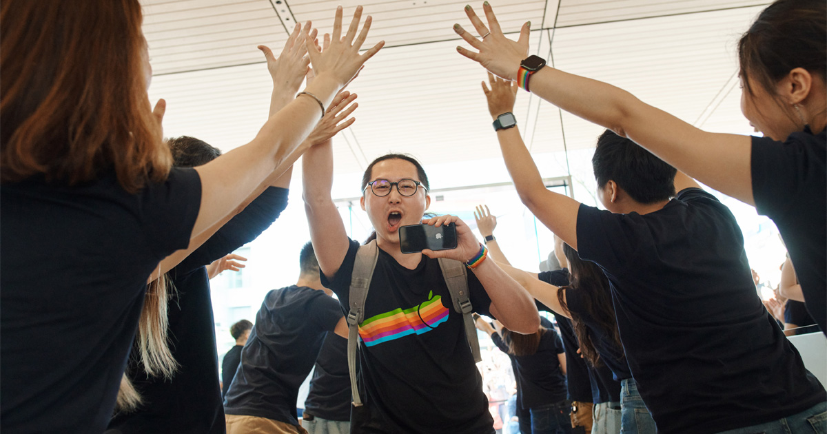 Apple Xinyi A13 opens in Taipei - Apple