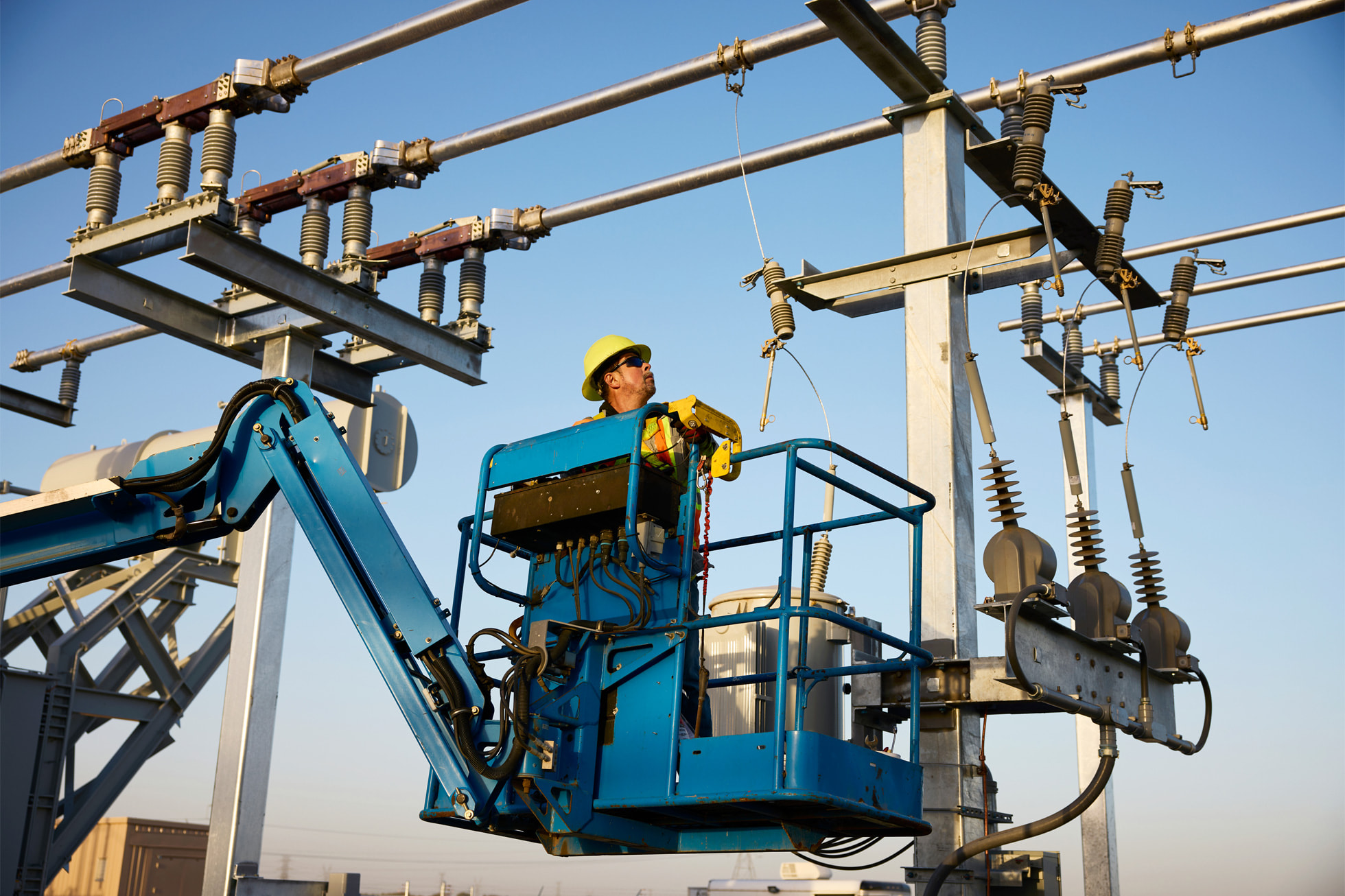 Apple helps suppliers rapidly accelerate renewable energy use around ...