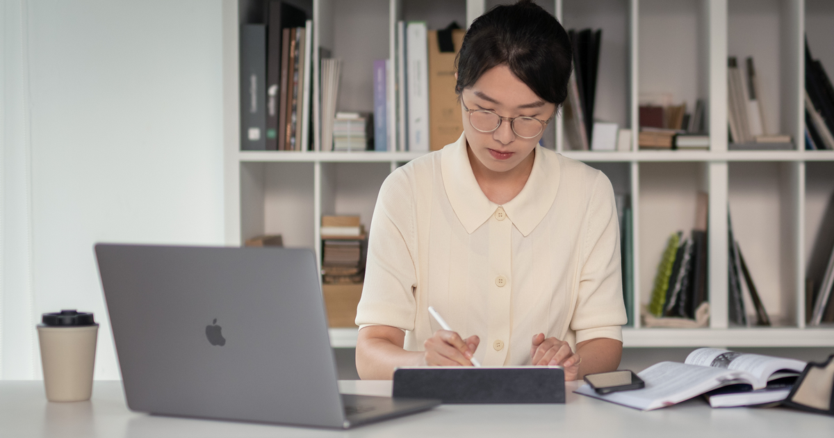 Education - University Students - Digital Artist - Apple (IN)
