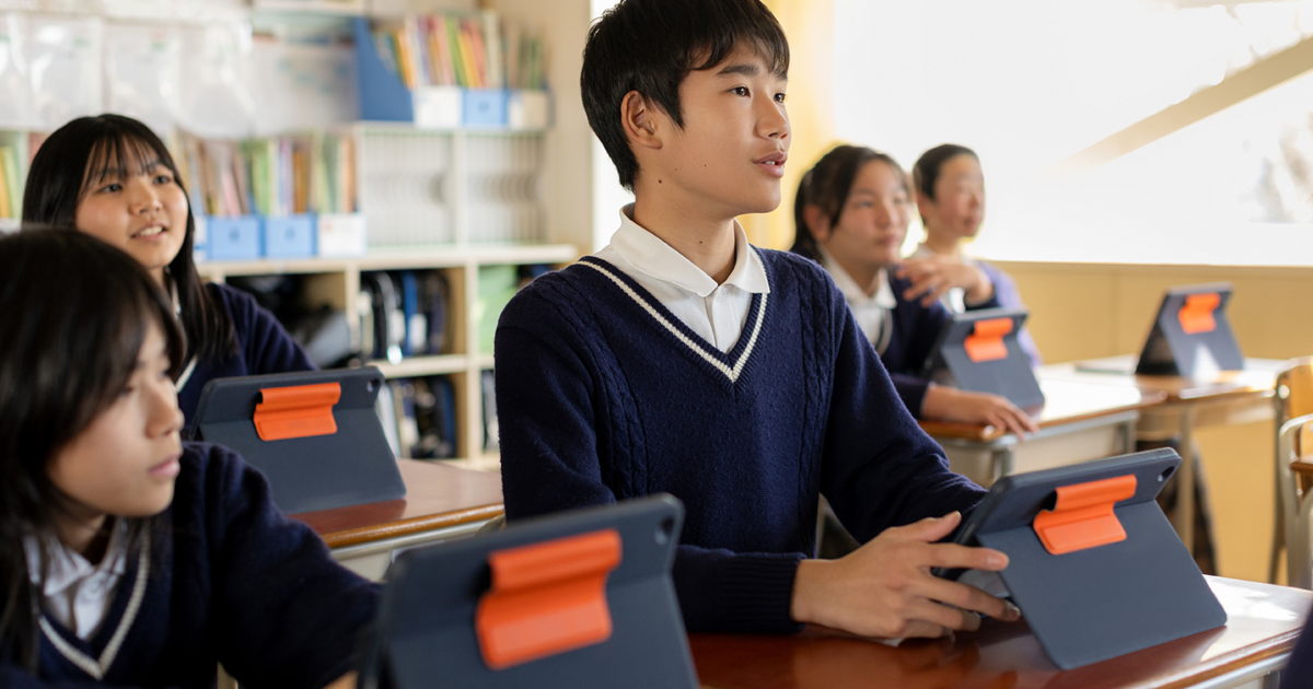 Education - K-12 - Hirakata City Board of Education - Apple (CA)